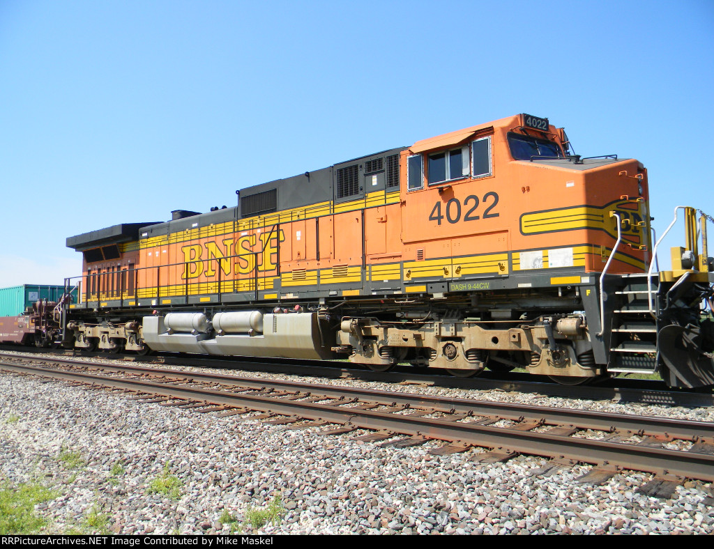 BNSF 4022